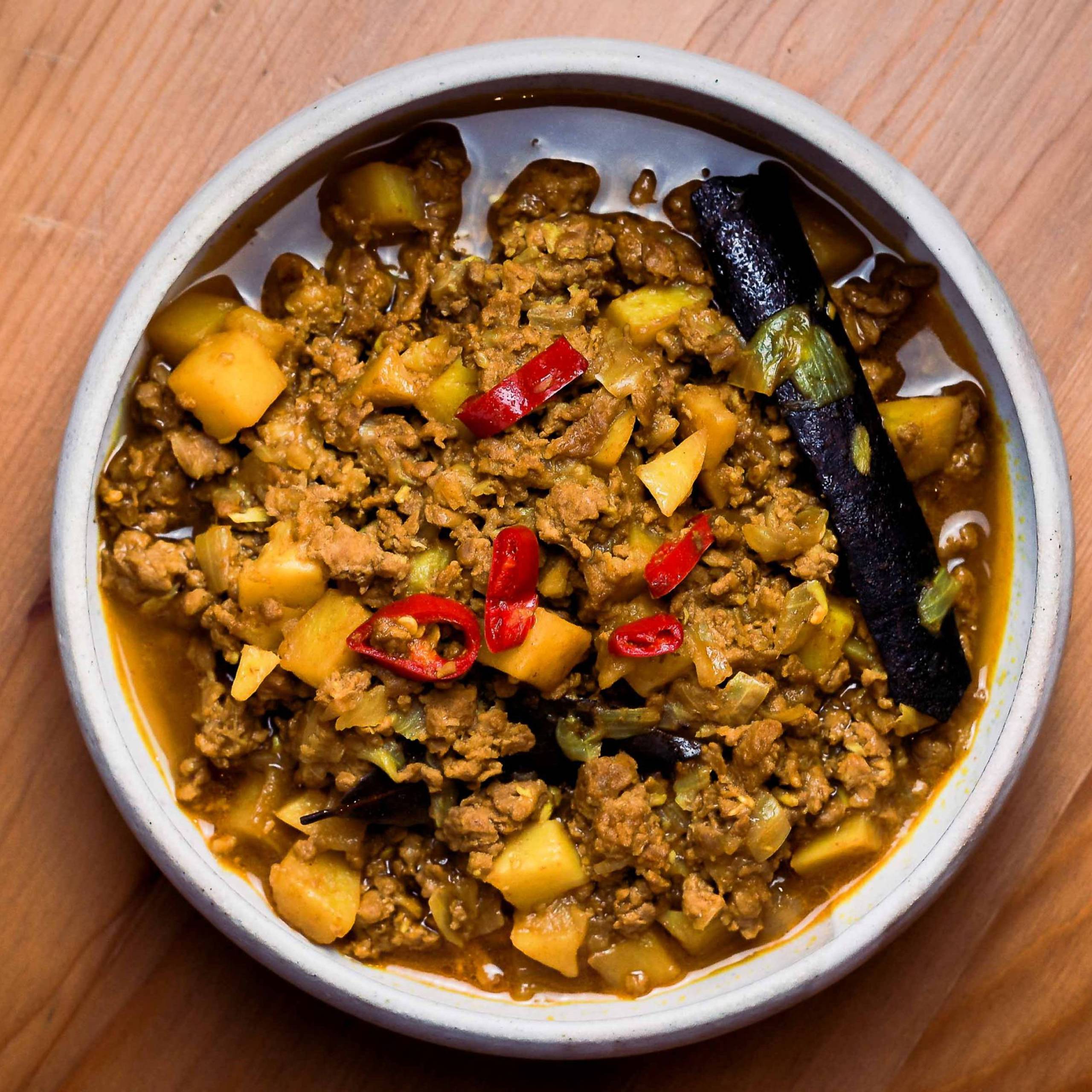 Mutton varuval: Braised meat in spicy-sweet masala | Periuk.my